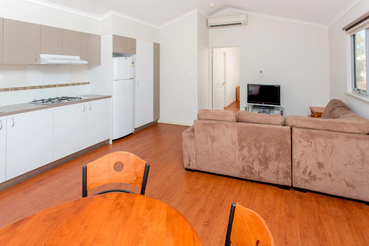 Deluxe 1 Bedroom Cabin | Discovery Parks - Pilbara, Karratha